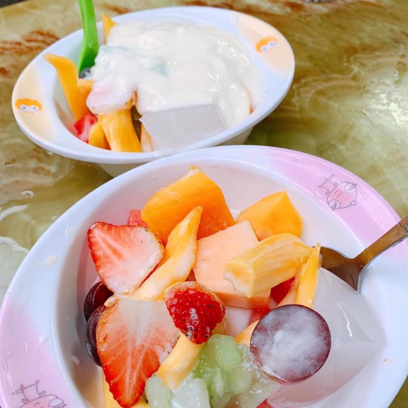 Top 9 Quán chè hoa quả ngon nhất Hà Nội không nên bỏ lỡ - Toplist.vn