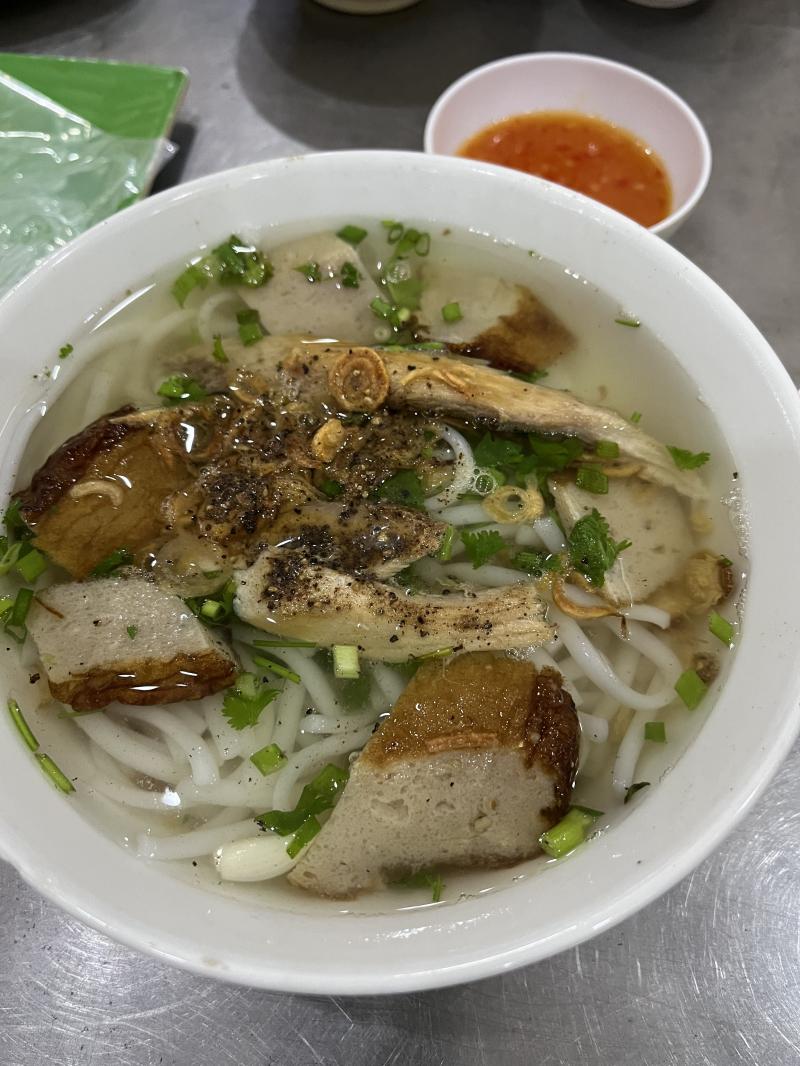 Top 5 Quán bánh canh ngon nhất Quận 4, TP. HCM - toplist.vn